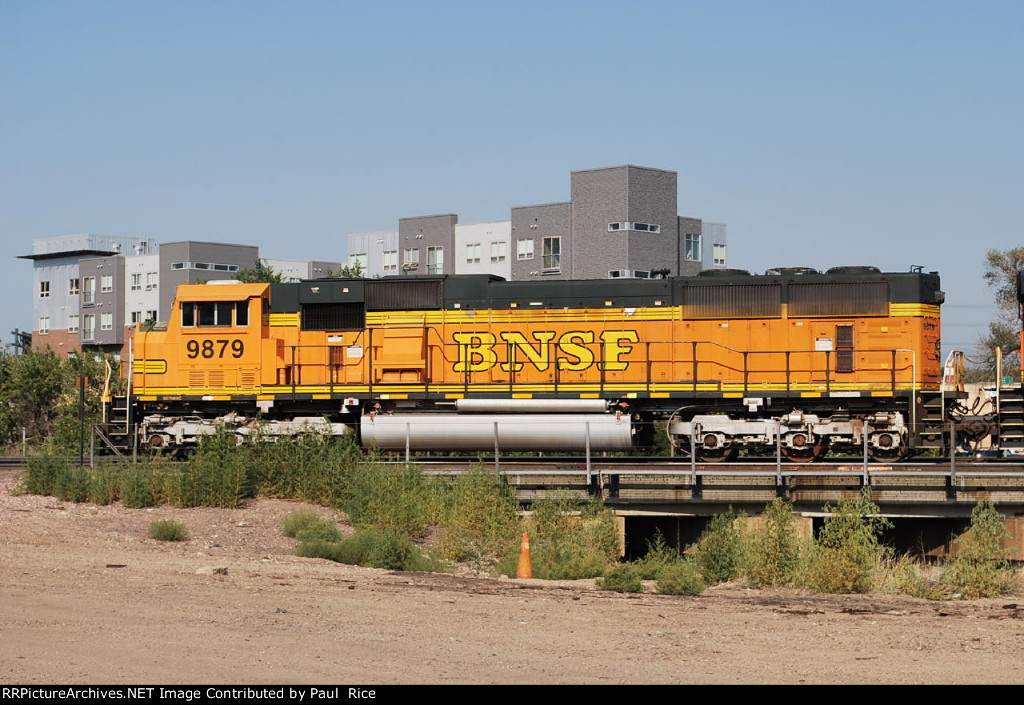 BNSF 9879